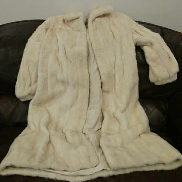 Oscar de la Renta | Jackets & Coats | White Full Length Mink Fur Coat ...